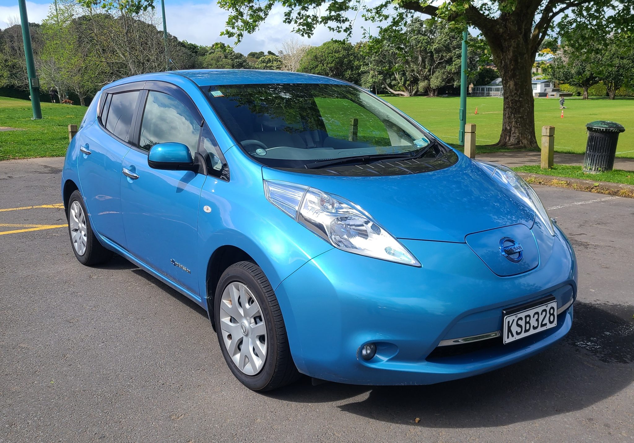 Nissan LEAF AZE0 24kWh X $6,000 ONO - Blue Cars Limited